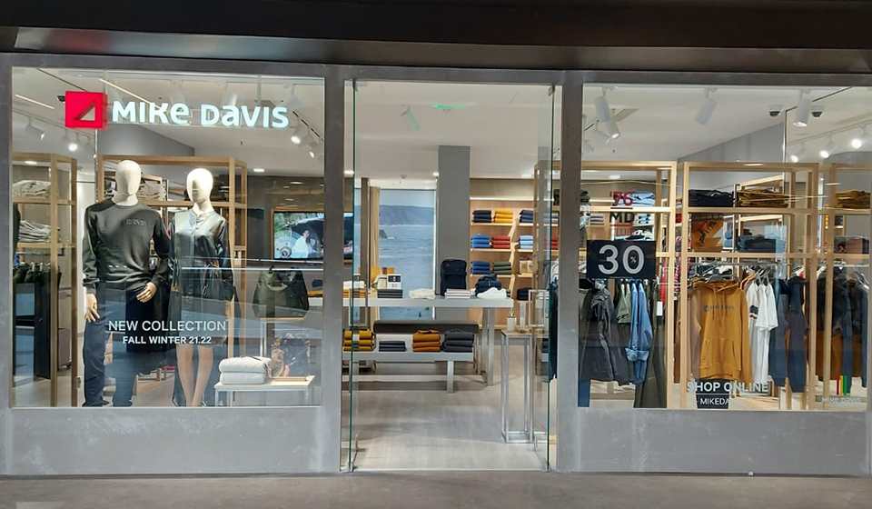 Jornal T – Mike Davis inaugura loja no Saldanha Residence, em Lisboa