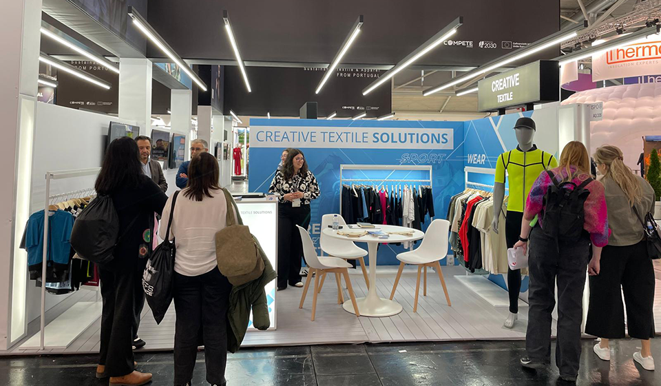 Jornal T – Creative Textile faz sucesso na ISPO com casaco termocolado